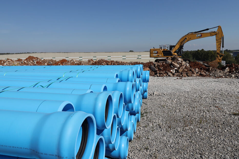 Laying Water and Sewage Lines: a Guide for Construction Contractors